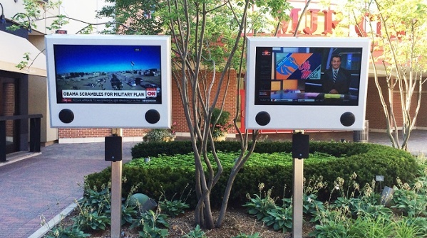 Touchscreen LCD Enclosures vs. Non-Touch for Retail